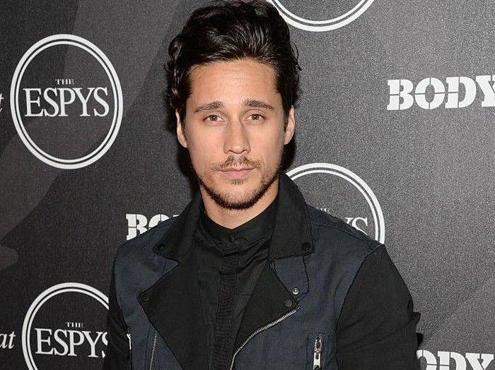 Sosok Peter Gadiot, Pemeran Shanks di One Piece Live Action Netflix ...